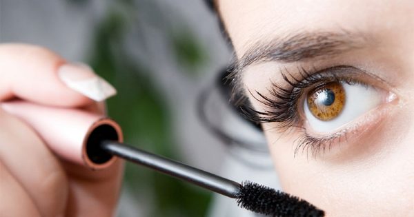 Vse, kar morate vedeti o uporabi nove maskare – enaA Lifestyle