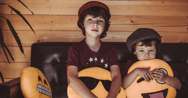 Kako, kdaj in zakaj so nastali emotikoni ter emojiji? – enaA Lifestyle